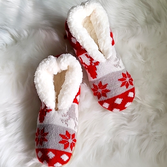 Shoes | Holiday Slippers | Poshmark